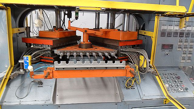 Jomar 85 S Blow Molder Injection - Plastics Machinery Group