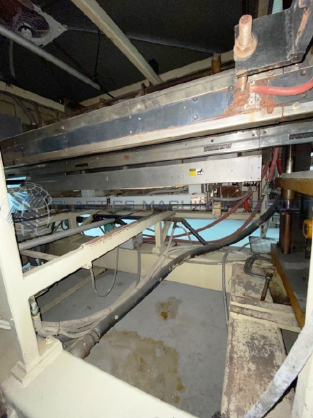 Sencorp 2500 30" x 33" Thermoformer - Plastics Machinery Group