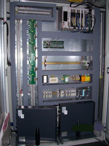 Uniloy Milacron R2000 Dual Head Blow Molder - Plastics Machinery Group