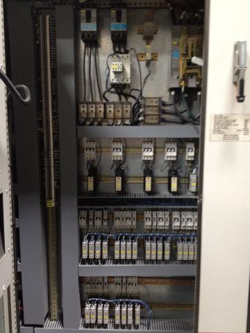 Uniloy Milacron R2000 Dual Head Blow Molder - Plastics Machinery Group