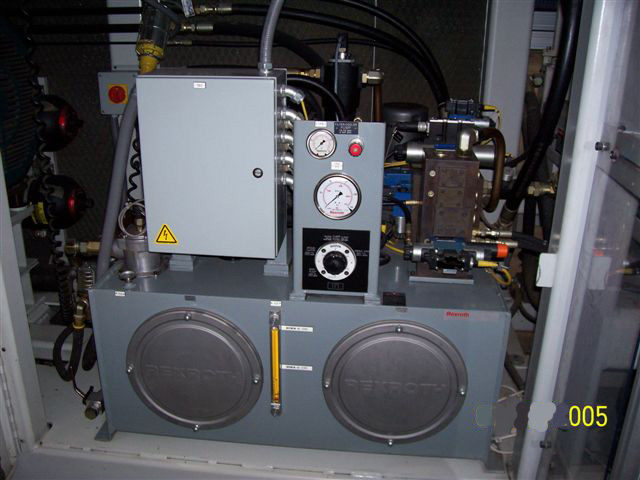 Uniloy Milacron R2000 Dual Head Blow Molder - Plastics Machinery Group